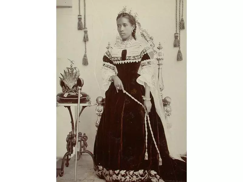 Madagaskari viimase kuninganna Ranavalona III vähetuntud lugu