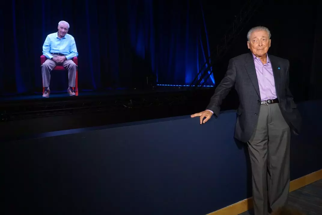 An Exhibit in Illinois Allows Visitors to Talk with Holograms of 13 Holocaust Survivors 10134_4