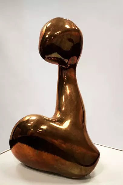 Jean (Hans) Arp, Consiente de sa Beauté (Consciente de sua beleza), 1957, bronze polido.