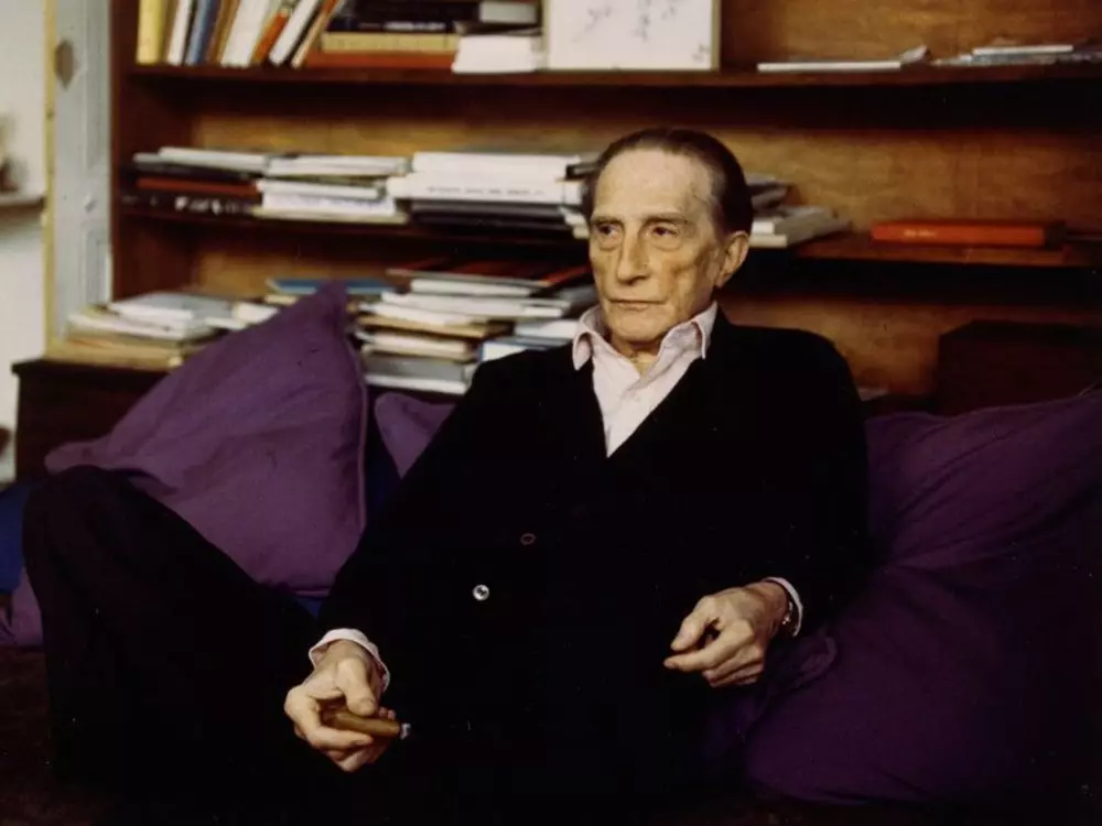 Vi Nun Povas Esplori la Personajn Paperojn de Marcel Duchamp Interrete