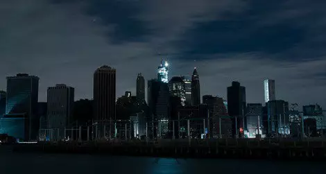 Superstorm Sandy'den sonra karanlık bir Manhattan