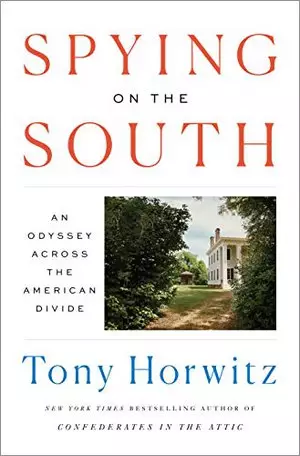 ຕົວຢ່າງຮູບຕົວຢ່າງຂອງ 'Spying on the South: An Odyssey Across the American Divide