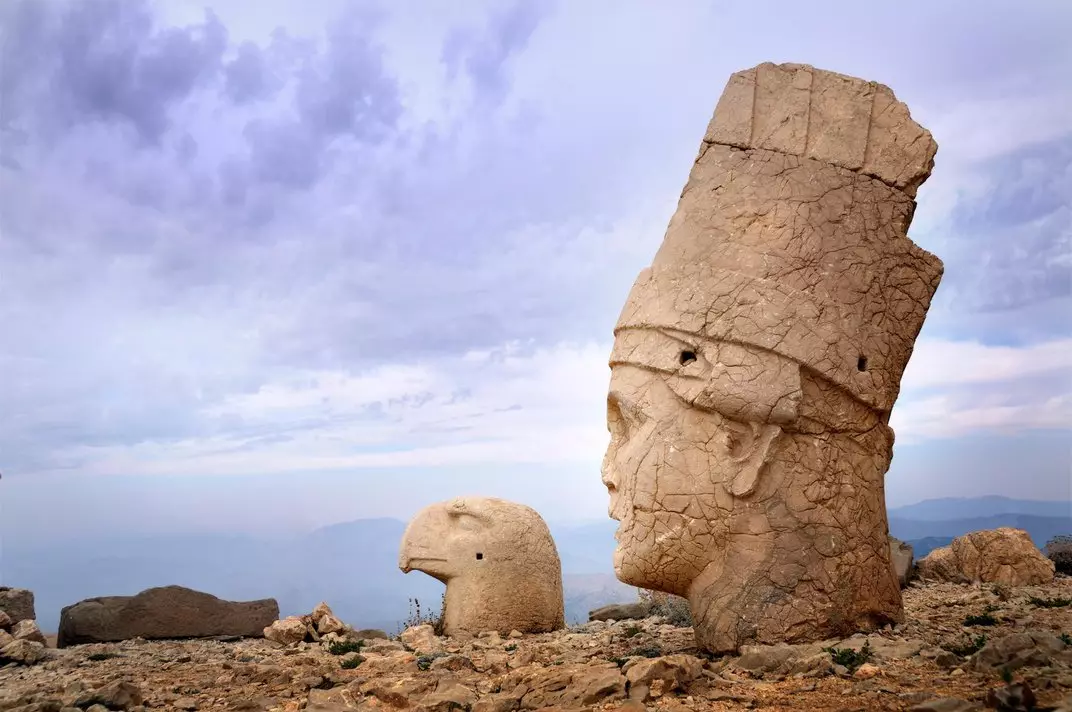 Cinc retrats colossals de pedra al voltant del món 10670_2