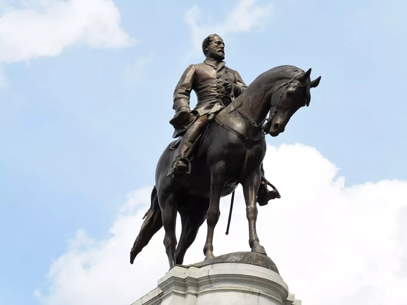 Konfederackie pomniki schodzą w całym kraju 1083_1