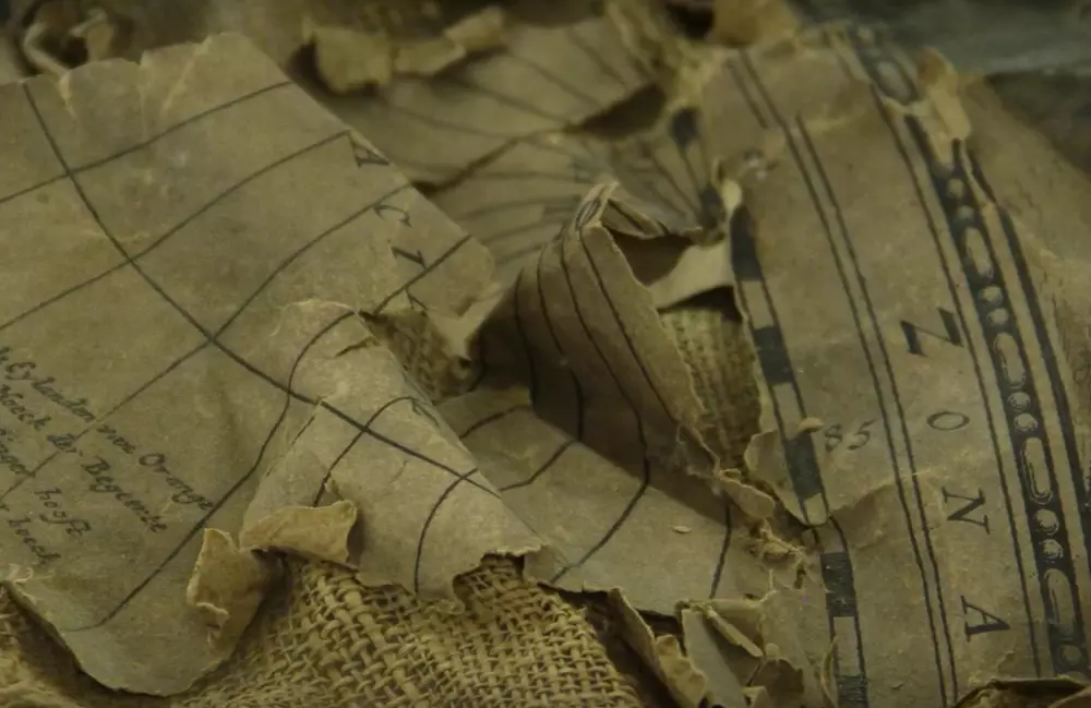 Pronađena rijetka mapa iz 17. stoljeća uvučena u dimnjak je restauriran