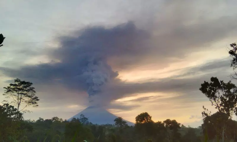 Die Geologie des Vulkans Simmering Agung auf Bali
