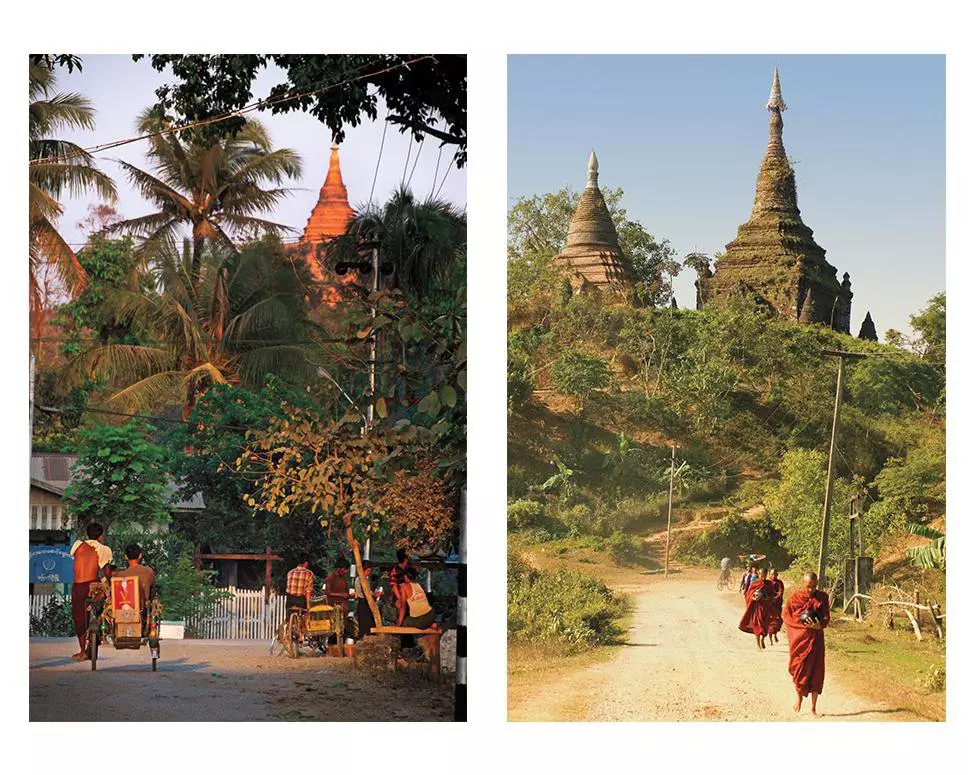 Mniši poblíž chrámu Kothaung / obyvatelé Mrauk U
