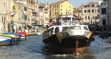 Вапорето во Венеција Италија