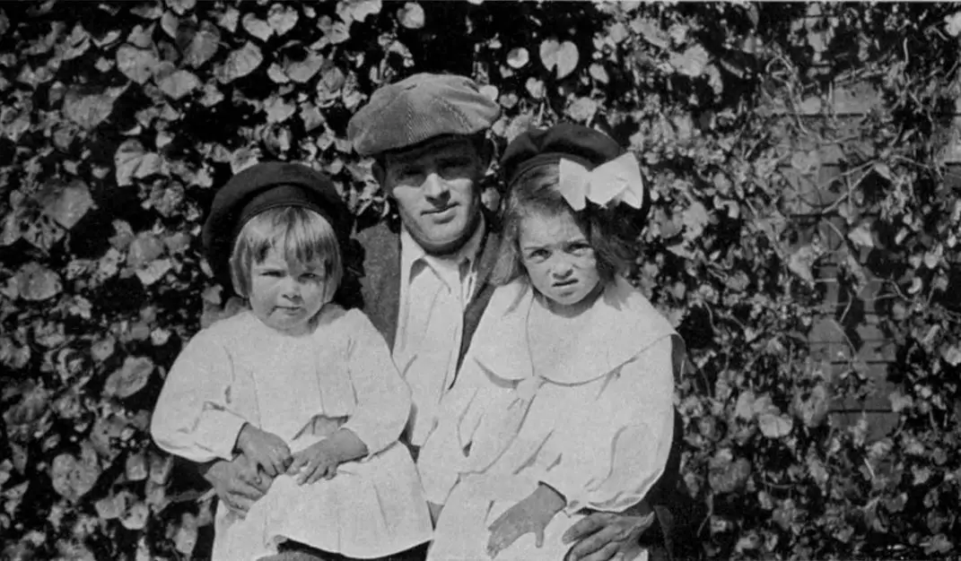 Jack London com filhas
