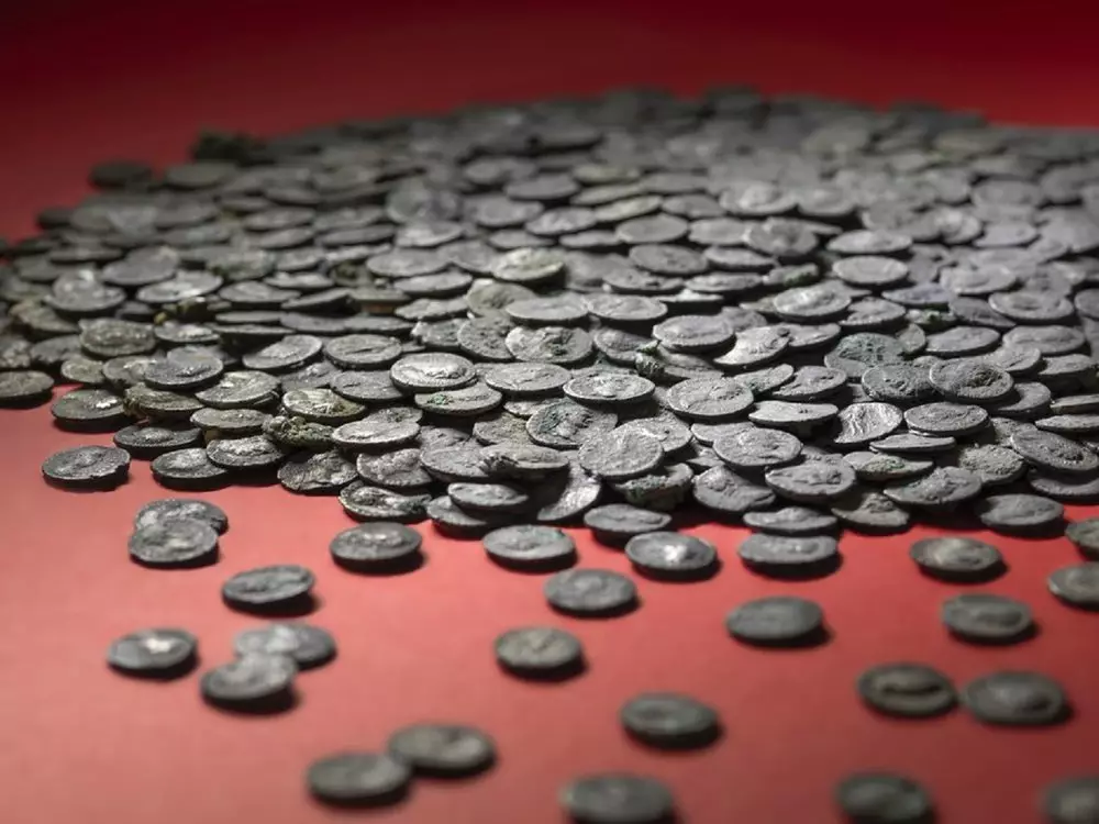 Timbunan 5.500 Koin Pérak Era Romawi Digali di Jerman