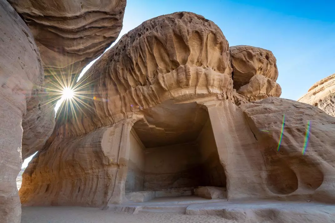 Хегра, древен град в Саудитска Арабия, недокоснат от хилядолетия, прави своя публичен дебют