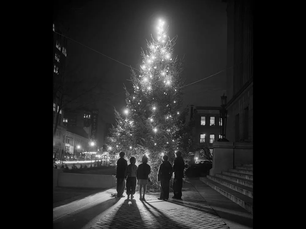 A karácsonyi fények történetének feltárása