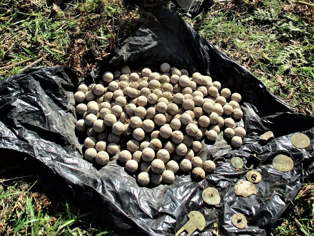 I-Trove of Musket Balls Ethunyelwe Ukuyosiza Ukuvukela kukaJacobite kaBonnie Prince Charlie