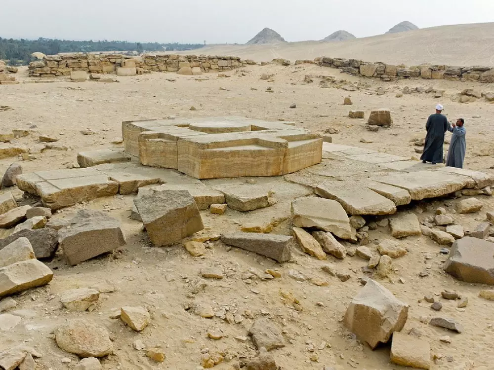 Arkeologer oppdager "Lost", 4500 år gammelt egyptisk soltempel
