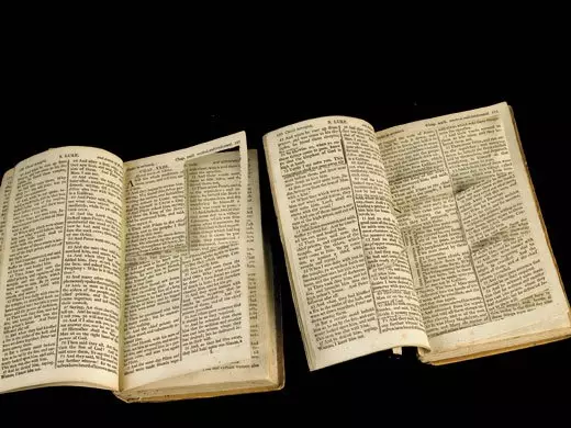 Sekretär Clough iwwer dem Jefferson seng Bibel 11778_2