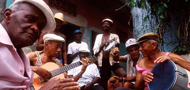 Këngëtarë dhe kompozitorë samba