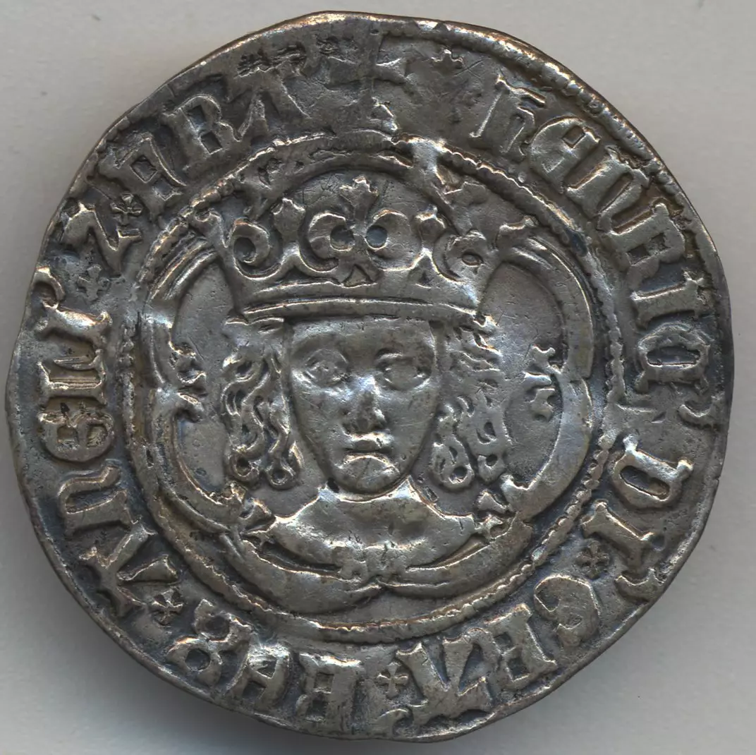 Một ví dụ được bảo quản tốt hơn về một nửa tấm Henry VII