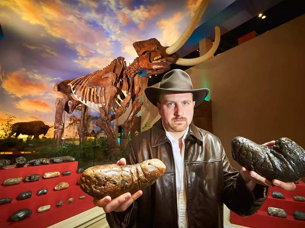 Colecție de caca fosilizată certificată drept cea mai mare din lume