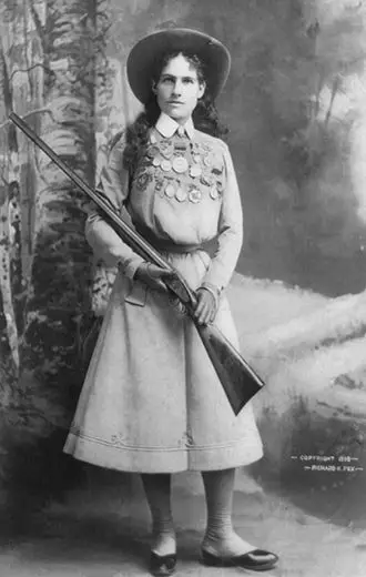 Jak Annie Oakley, „Księżniczka Zachodu”, zachowała swoją damską reputację 12262_2