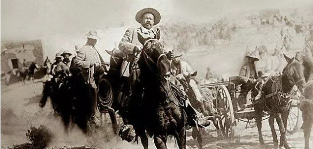 Malkovrante la Veron Malantaŭ la Mito de Pancho Villa, Filmstelulo