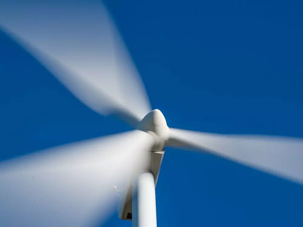 „Žmogus miręs“ pradėjo statyti vėjo jėgainių parką jūroje Erio ežere