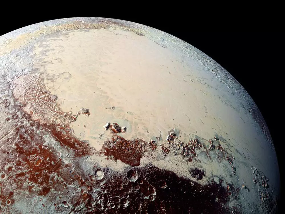 របៀបដែលការទាញនៃ "បេះដូង" ទឹកកកបានបញ្ជូនប៉ូលរបស់ Pluto វង្វេង