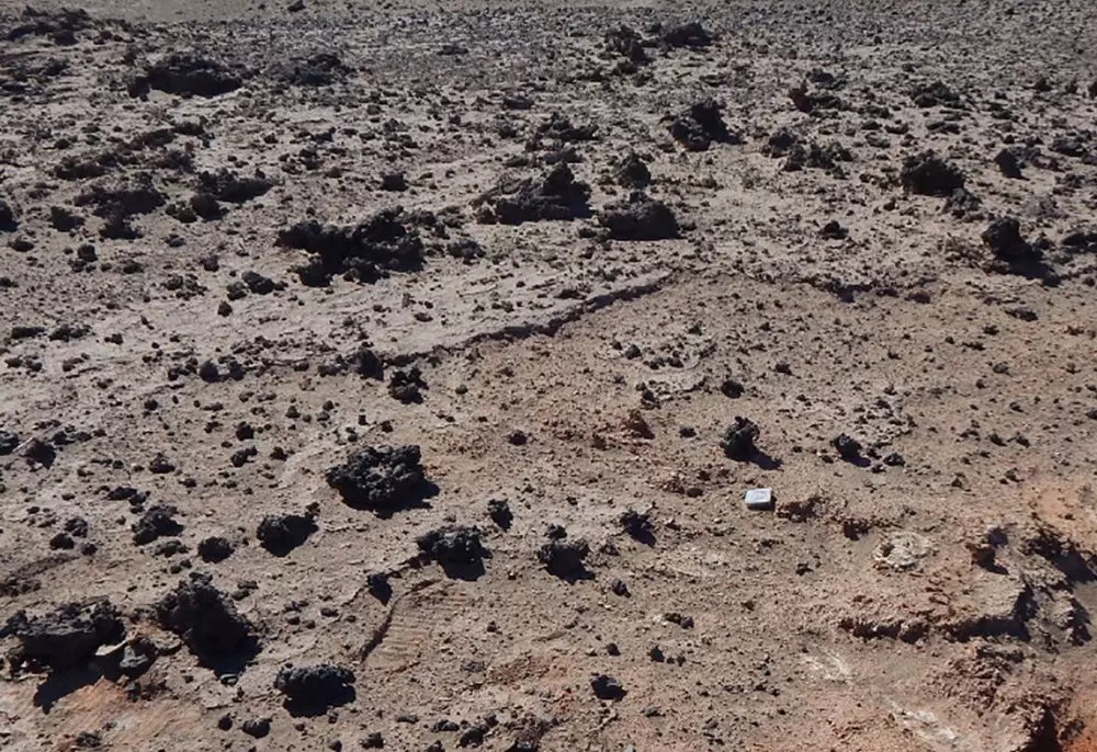 Az ősi meteorit nagy csillogó üvegfoltokat hozhatott létre a dél-amerikai sivatagban