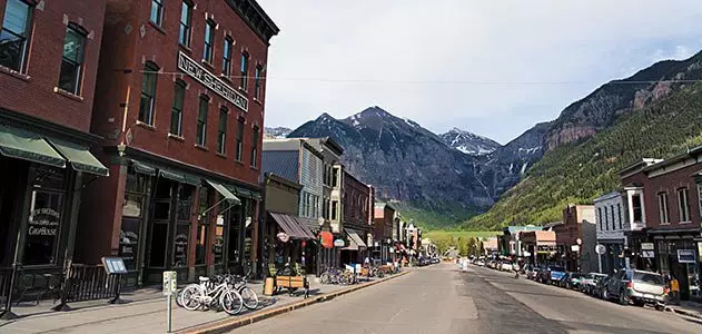 Smaoiníonn Telluride As an mBosca