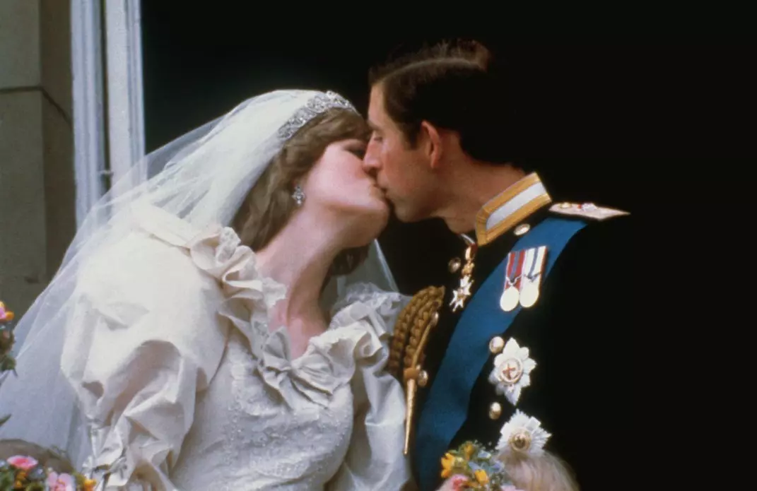 Diana ja Charlesi rõdu suudlus