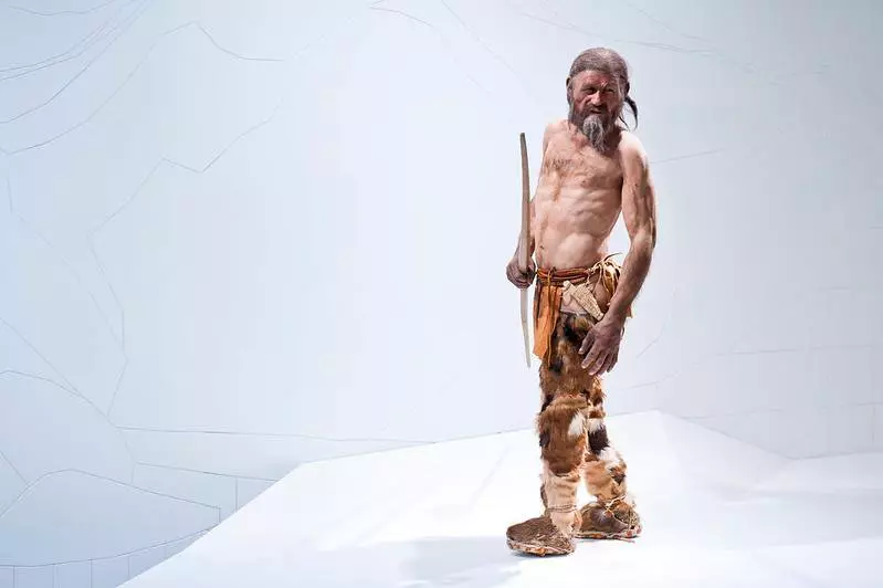 Leathnaigh Caonaigh Scéal Thuras Deiridh Ötzi an Fear Oighrigh