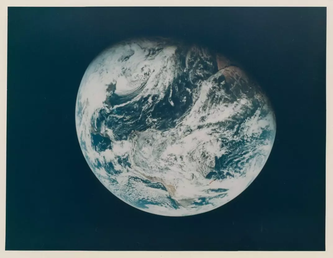 Podríeu tenir el primer selfie espacial, l'única foto de Neil Armstrong a la Lluna 12910_2