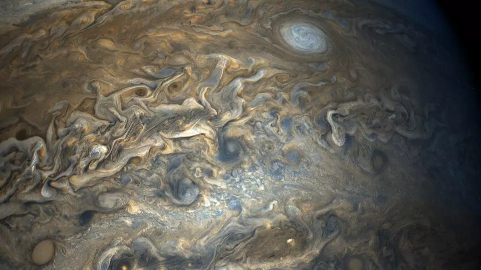 在这些令人难以置信的新图像中欣赏木星的超现实之美 13095_4