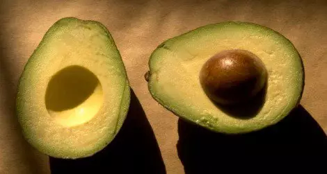 Avocado in tweeën gesneden