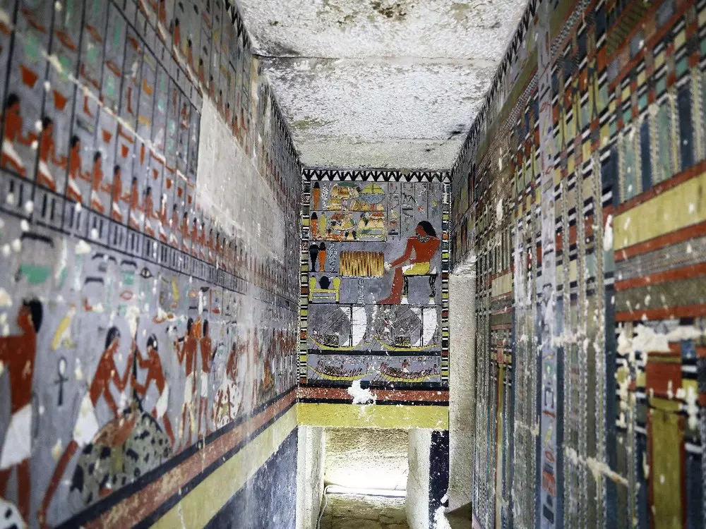 Bagātīgi izgreznots ēģiptiešu kaps varētu pārrakstīt mumifikācijas vēsturi