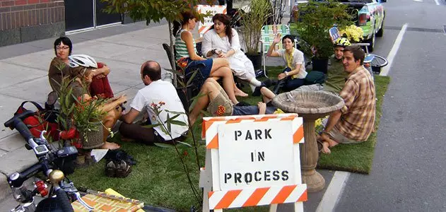 Park(ing) Ifamọra Oju-ọna Ọjọ