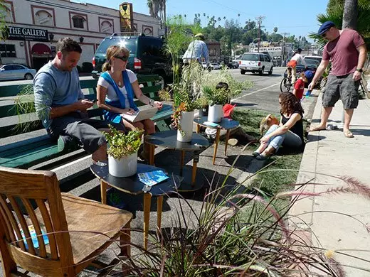 Park(ing) ສະຖານທີ່ທ່ອງທ່ຽວແຄມທາງໃນມື້ 13719_6