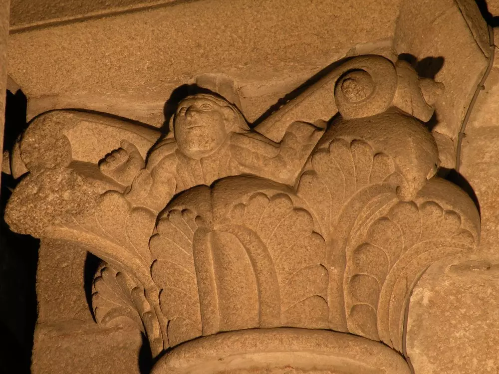 XII. mendeko igeltsero batek ezkutuko autoerretratua sortu zuen Espainiako katedral ospetsuan
