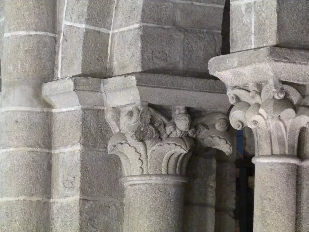 Seorang Mason Abad ke-12 Menciptakan Potret Diri Tersembunyi di Katedral Spanyol yang Terkenal 13766_3