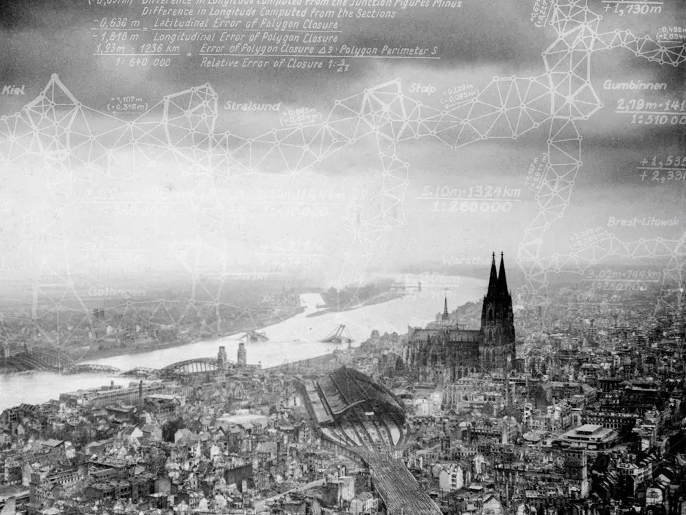 ナチスの地図データを押収する秘密の使命の秘話
