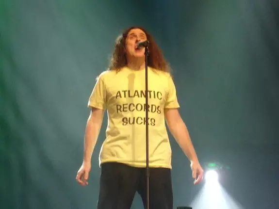 Lolani 'Wachilendo' Al Yankovic Akuphunzitseni Momwe Mungapangire Parody Yabwino