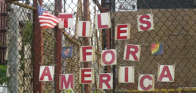 በእጅ የተሰራ "Tiles for America" ፕሮጀክት ያስታውሳል 9/ll