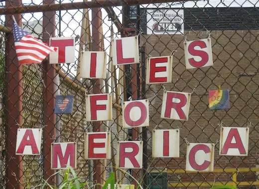 Ręcznie wykonany projekt „Tiles for America” pamięta 9/ll 14018_2