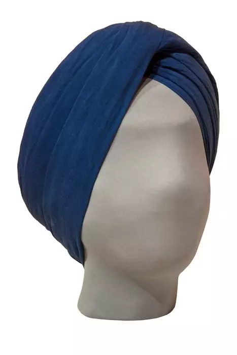 Blau gewickelter Turban