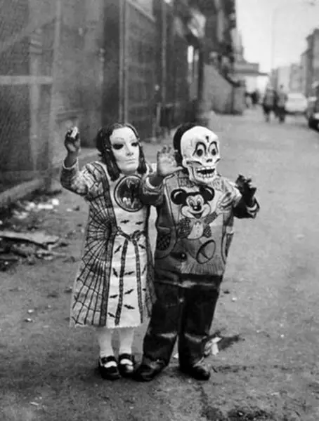 12 enfants effrayants avec des masques d'Halloween 14364_4