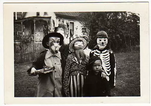 12 skumle barn i Halloween-masker 14364_5
