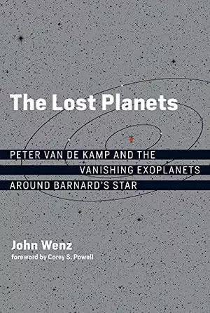 Priekšskatījuma sīktēls filmai “Pazudušās planētas: Pīters van de Kamps un izzūdošās eksoplanetas ap Bārnarda zvaigzni” (The MIT Press)