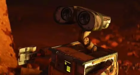 2008 डिज़्नी/पिक्सर एनिमेटेड फिल्म से WALL-E रोबोट का स्क्रीनशॉट