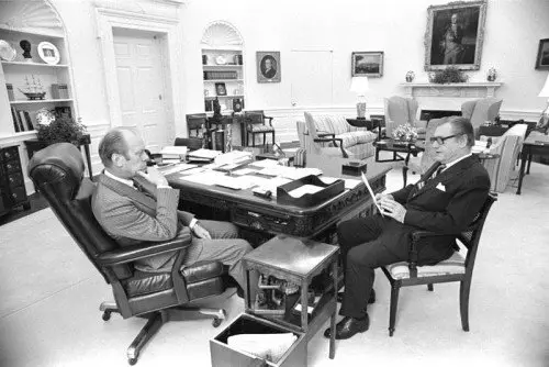 Gerald Ford se sastaje s potpredsjednikom Nelsonom Rockefellerom