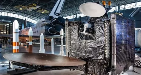 Satelit Sirius přichází do Udvar-Hazy