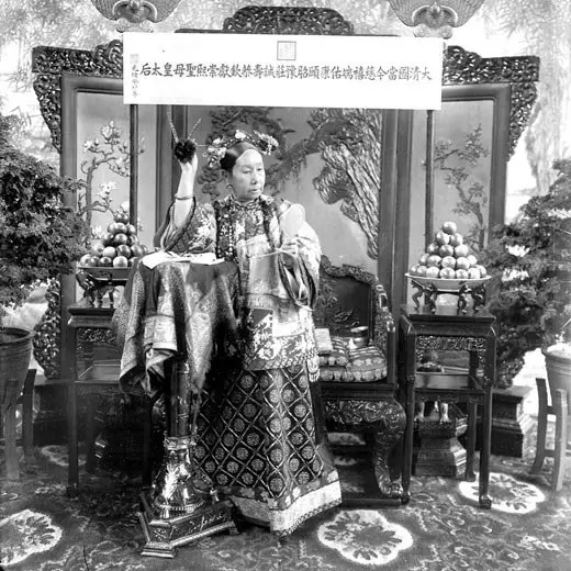 Cixi: tronuaren atzean dagoen emakumea 15225_2